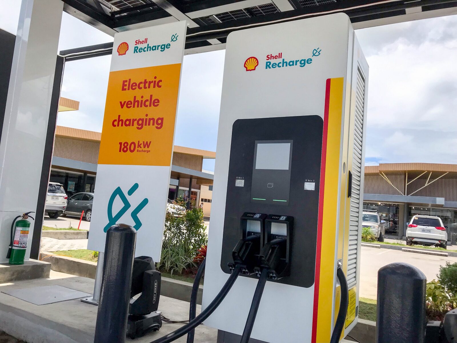 Pilipinas Shell launches first-ever rapid EV charging facility, carbon ...