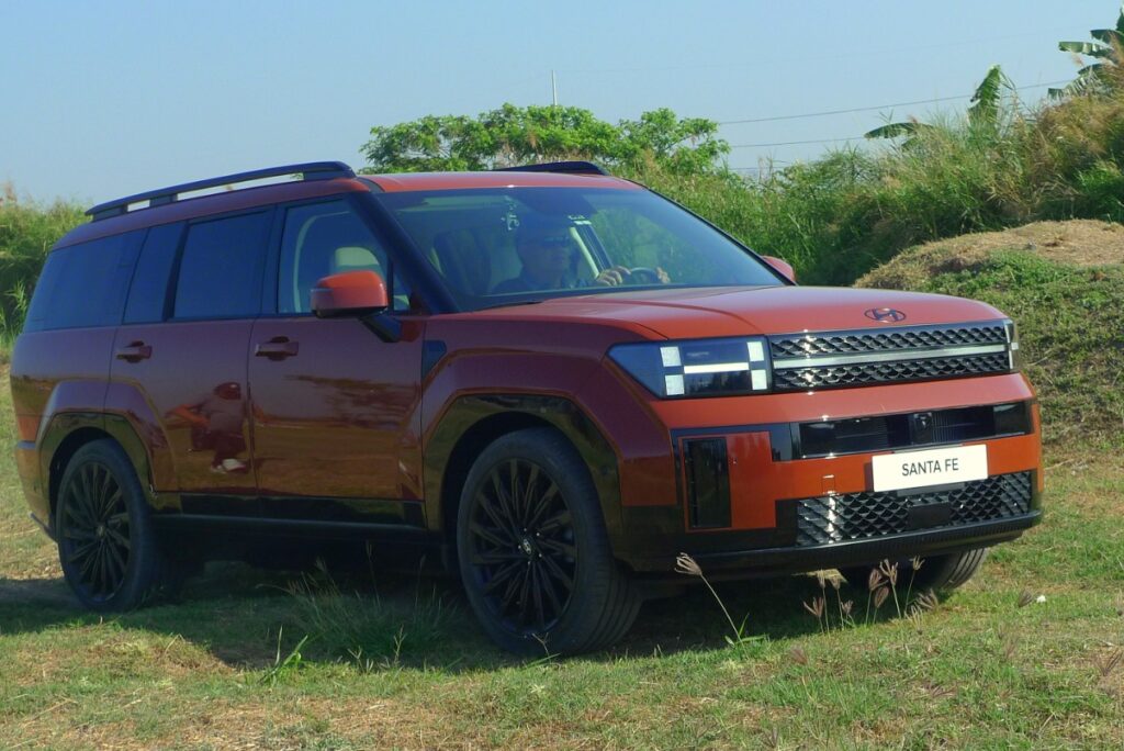 Hyundai's 5th generation Sta Fe is finally here!