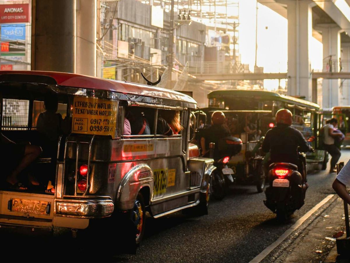 DOTr officials are now required to take public transport. Here’s why